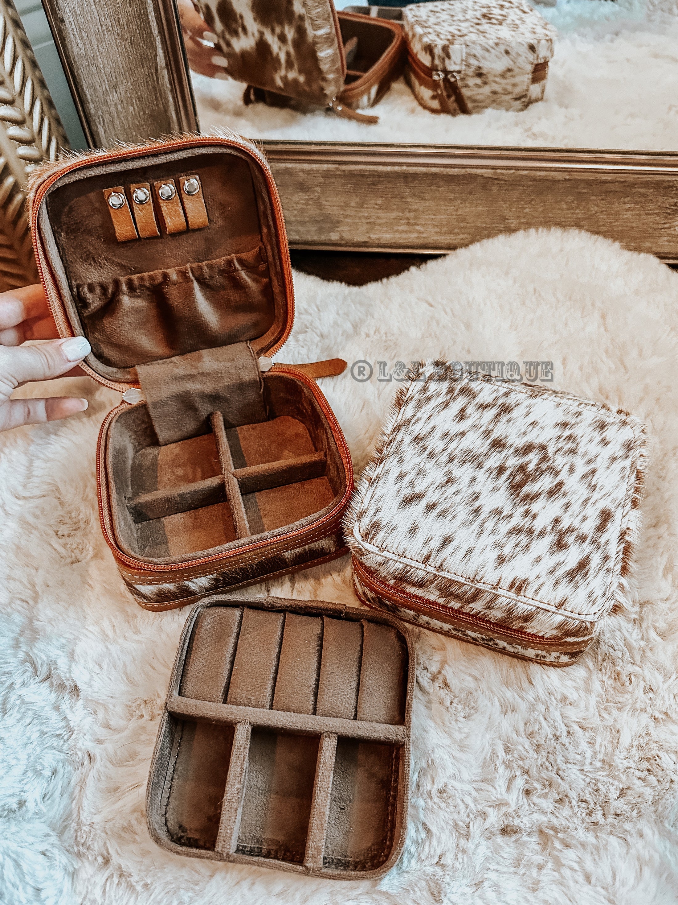 Cowhide Jewelry Box in Brown – L&L Boutique